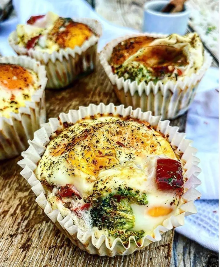 Her er opskriften på de nemmeste æggemuffins – Sund snack til morgenmad ...