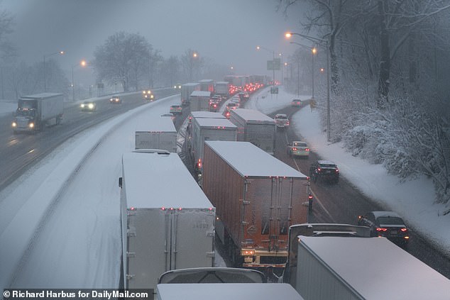 Four states on storm alert as they brace for nearly 15 inches of snow