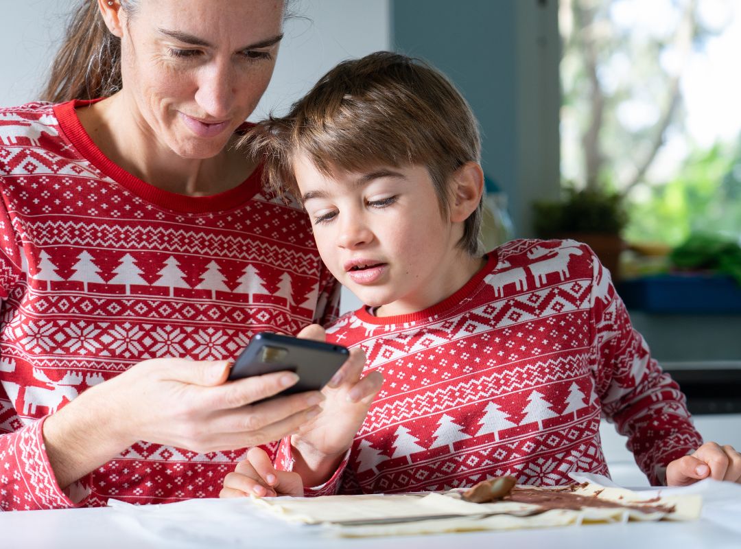 Our magical Christmas Eve tradition with the NORAD Santa tracker turns 75