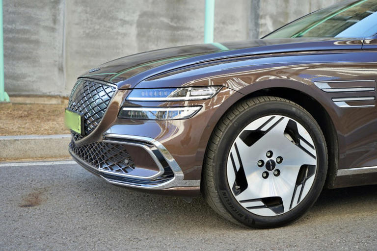 1억짜리 전기차가 이 정도는 되어야지? 제네시스 G80e 일렉트리파이드 전기차 시승기