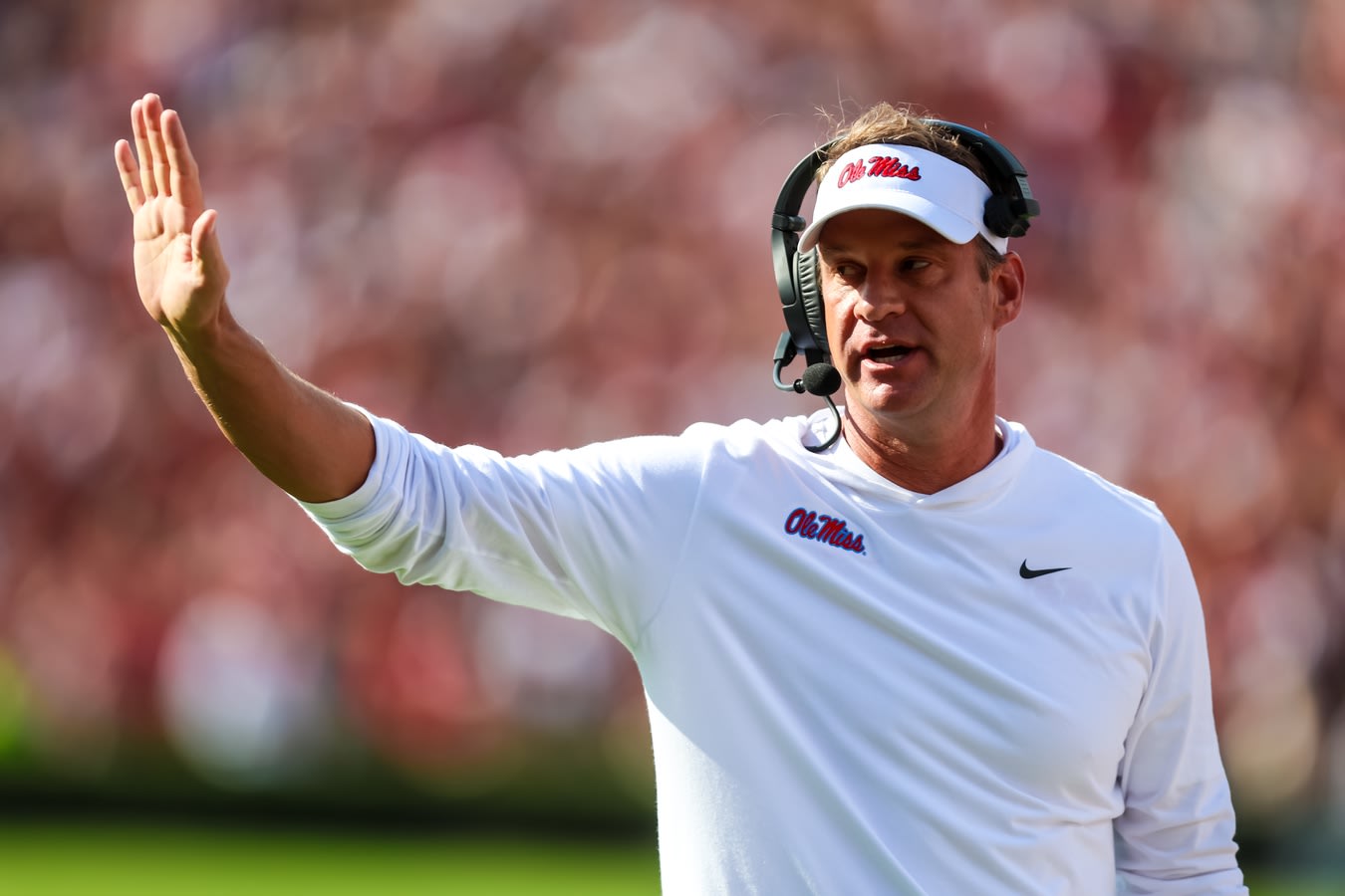 Lane Kiffin, daughter Landry, respond to fan asking for date over Ole ...