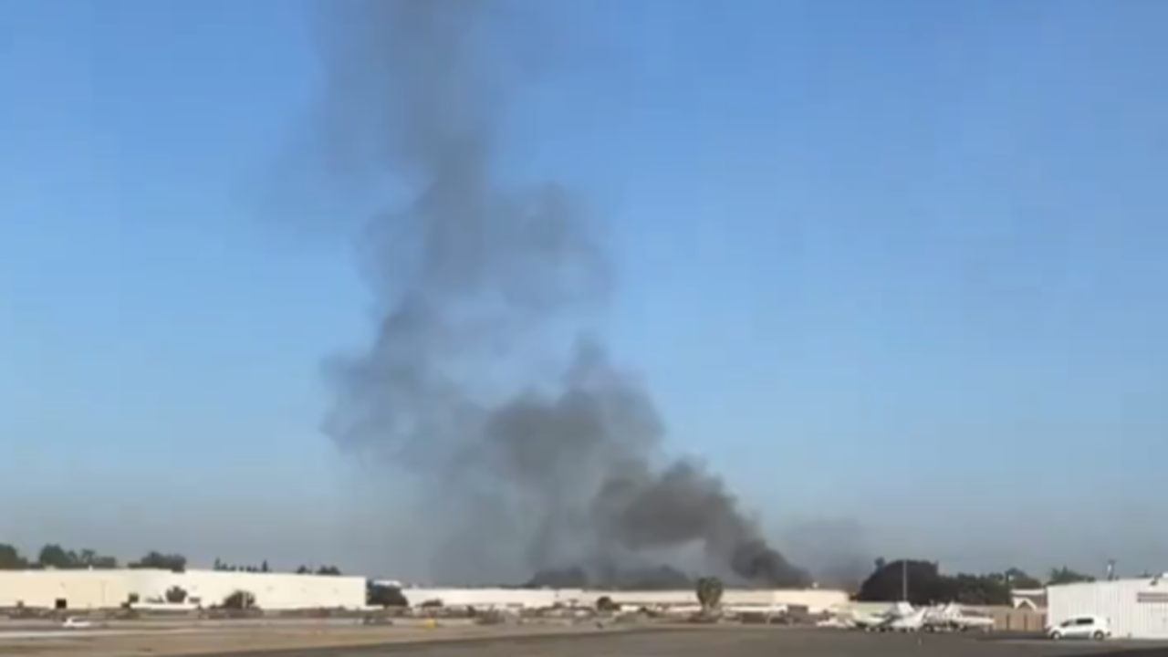Plane Crashes Near Fullerton Municipal Airport In California, Videos ... Plane Crashes Near Fullerton Municipal Airport In California, Videos ...