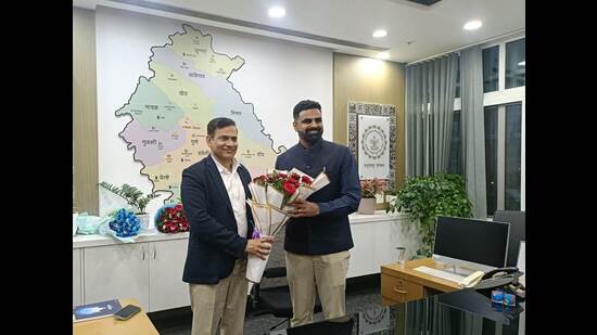 Jitendra Dudi appointed as new Pune district collector