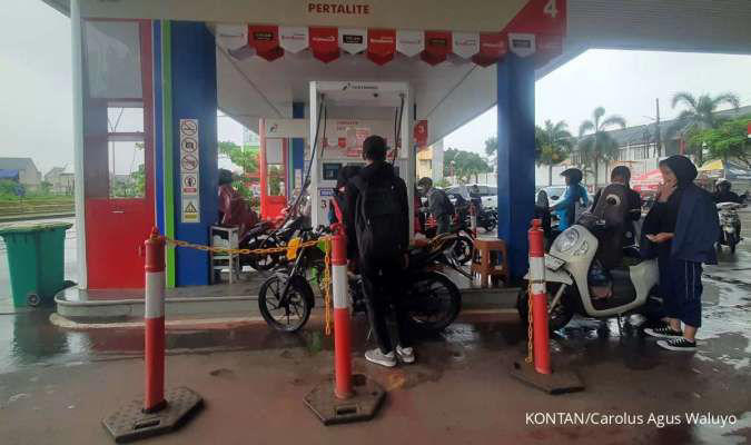 Pemerintah umumkan harga BBM subsidi Pertalite dan Solar tak berubah ...