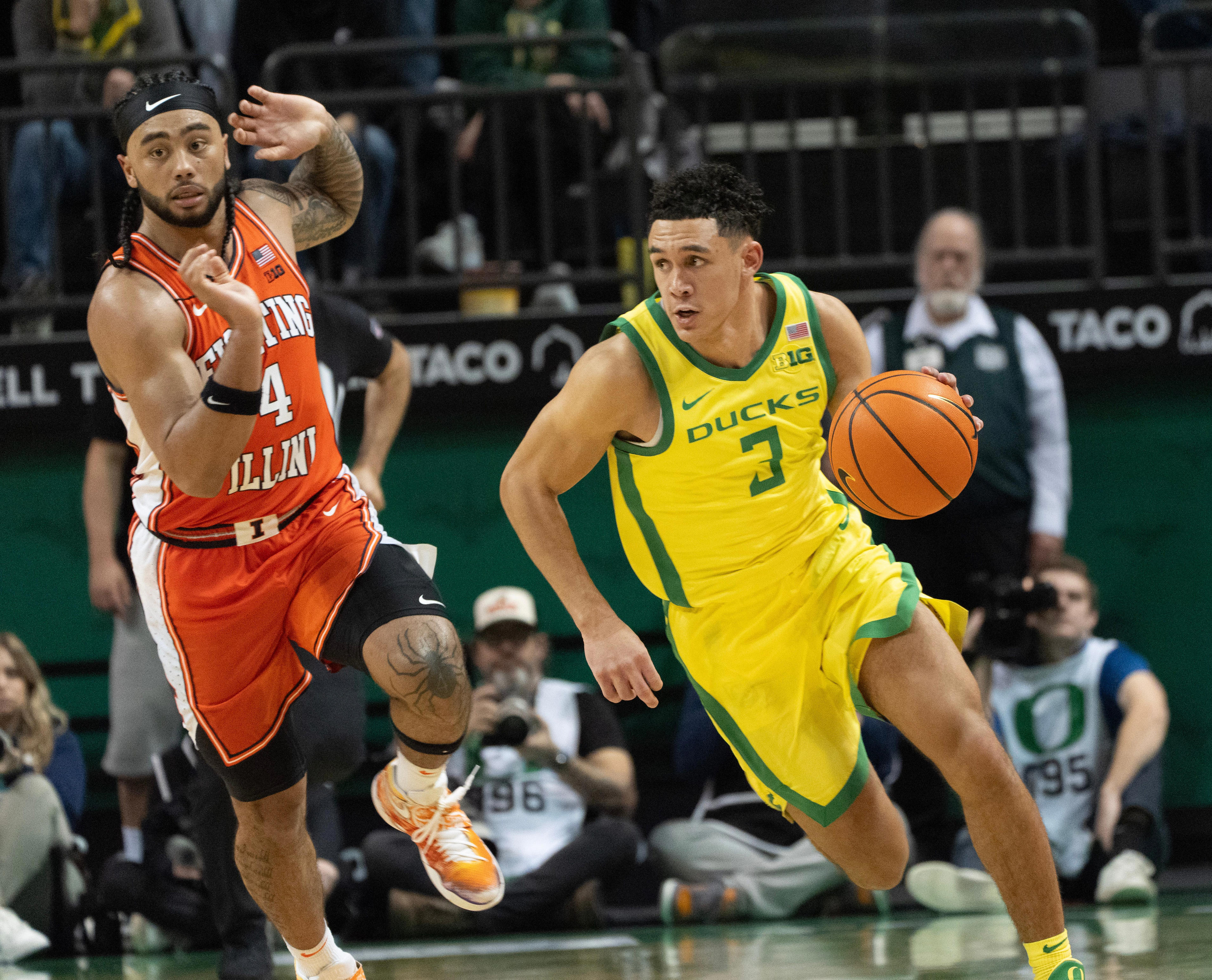 Oregon men's basketball guard Jackson Shelstad suffers hand injury