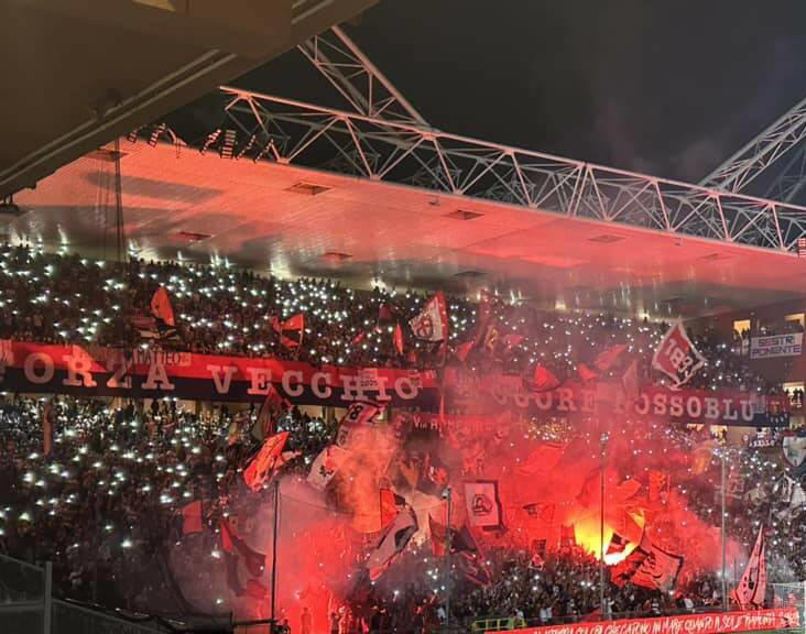 Calcio/ Genoa – Lazio, Nord sugli spalti al 15′ del primo tempo: il motivo