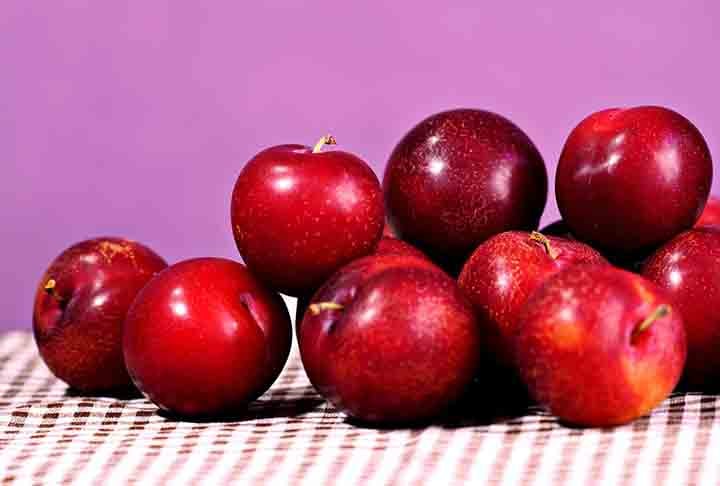 O poder da ameixa: antioxidantes, vitaminas, minerais e fibras num só ...