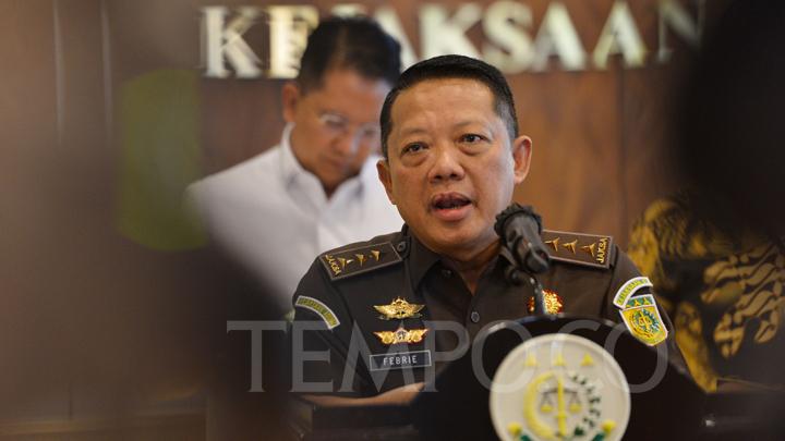 Riza Chalid belum tertangkap