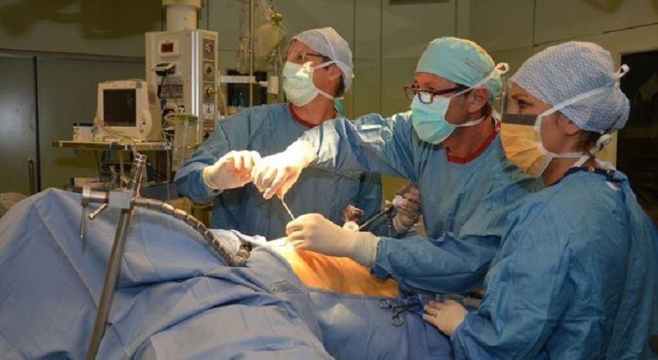 Tumore al testicolo, raro e complesso intervento di chirurgia robotica ... Tumore al testicolo, raro e complesso intervento di chirurgia robotica ...