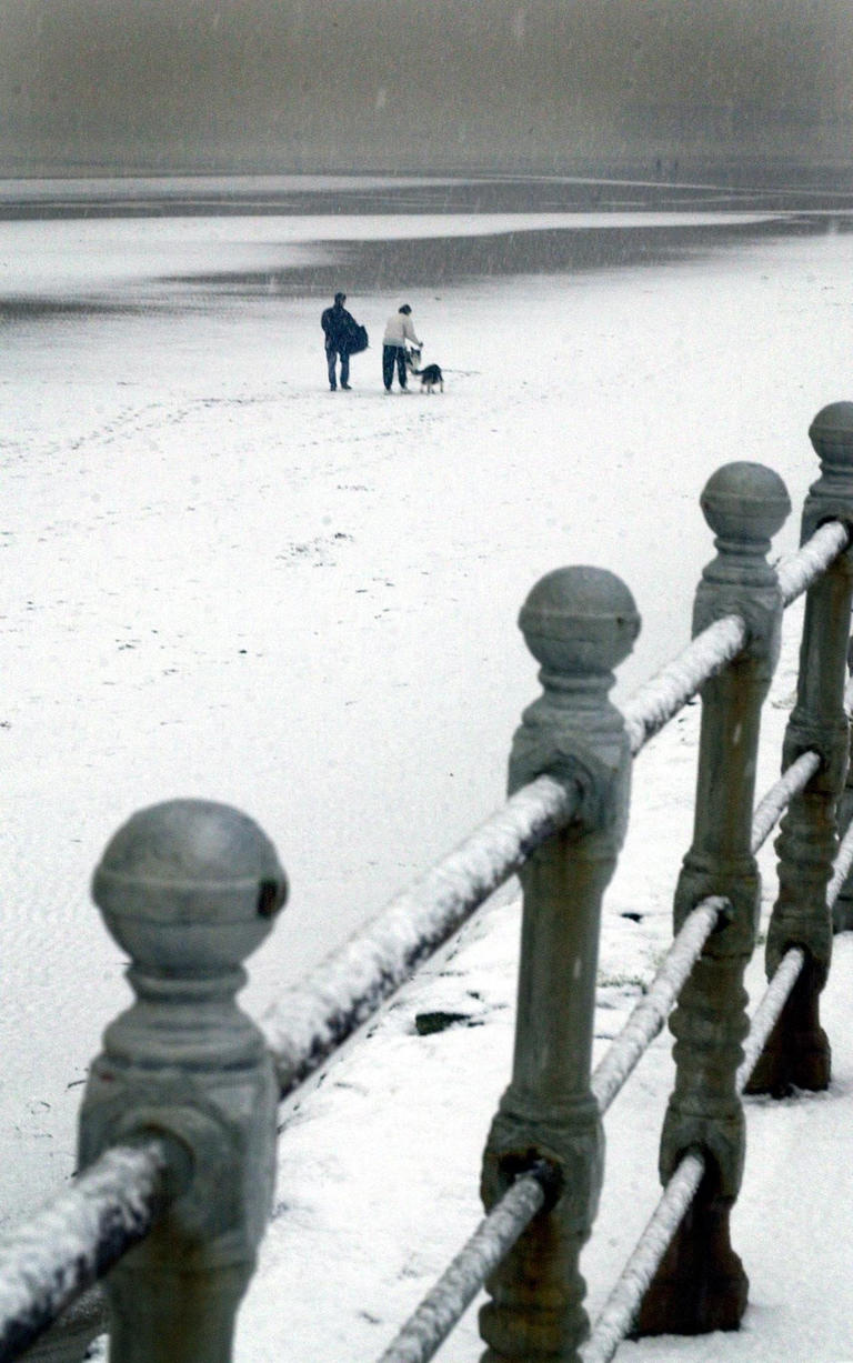 35 magical memories of heavy snowfall in Blackpool from the winters we ...