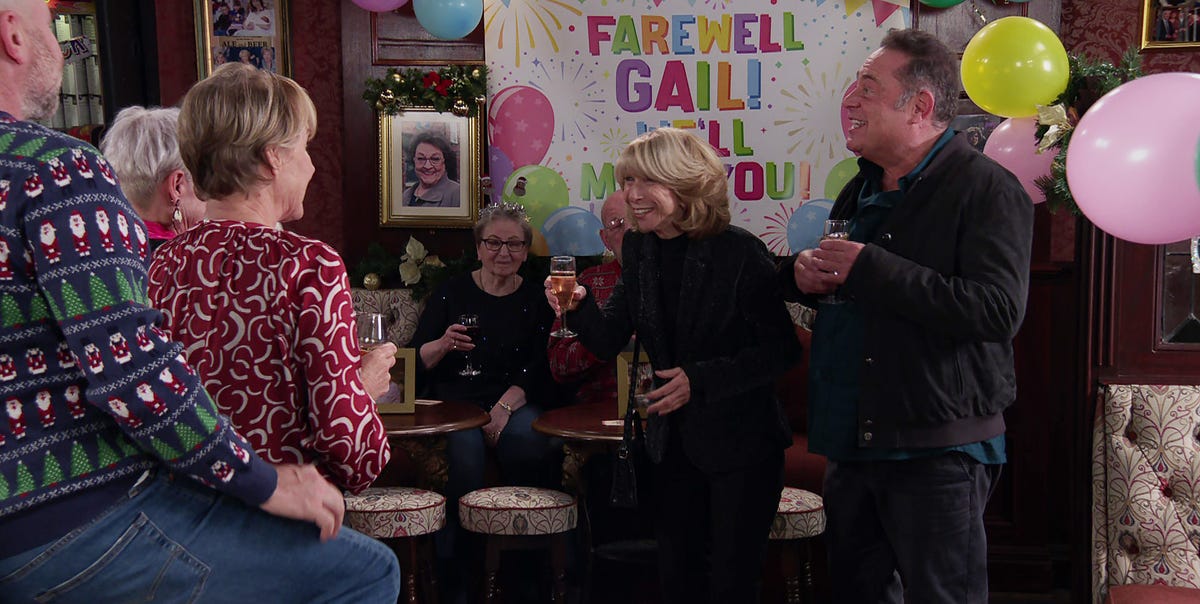 Coronation Street stars share who took over Helen Worth's dressing room