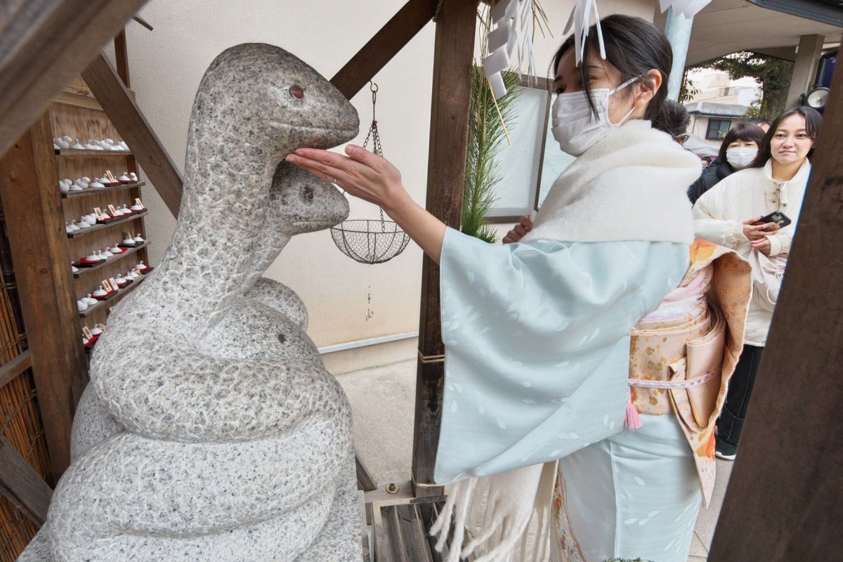Honoring the year of the snake: Celebrations at Tokyo's Hebikubo Shrine