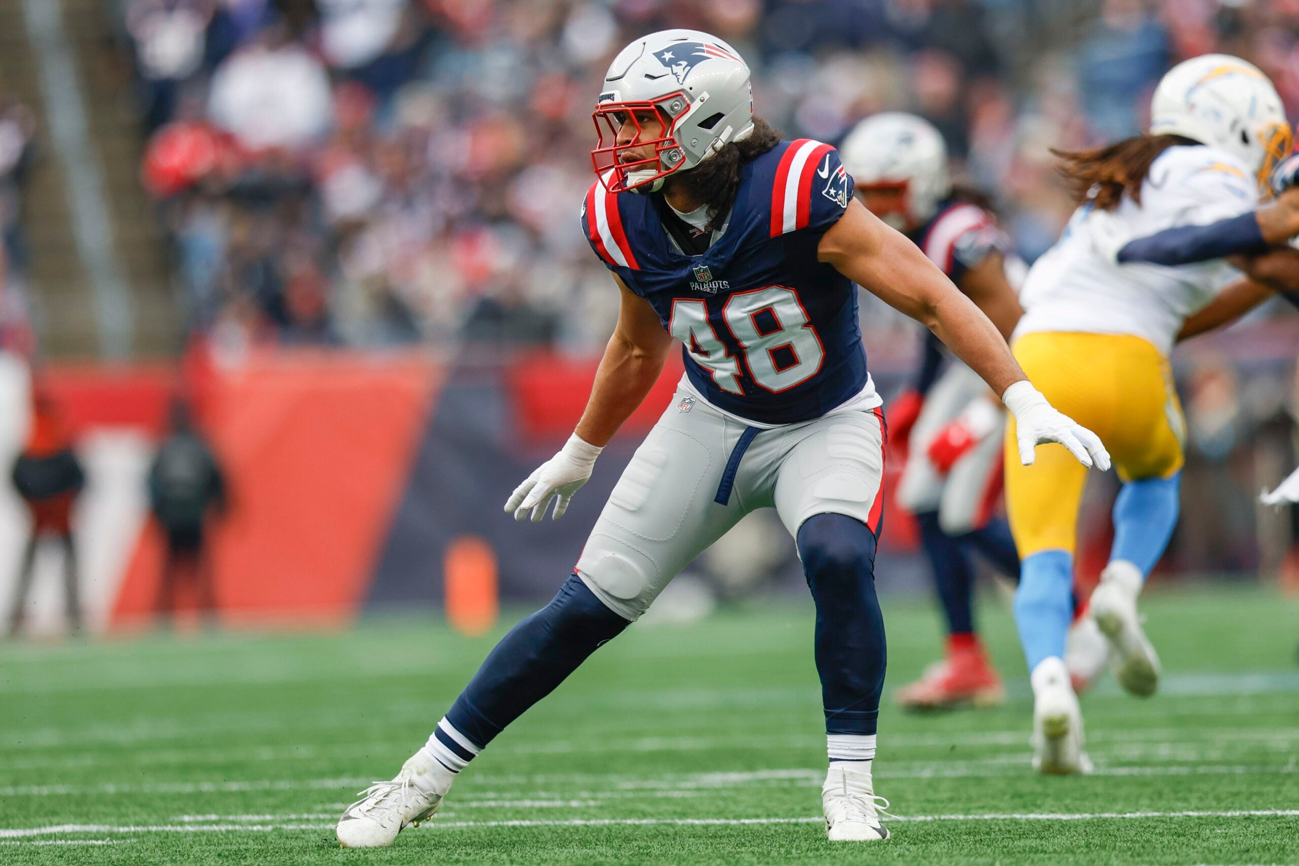 Report: Jahlani Tavai had to leave practice early due to injury