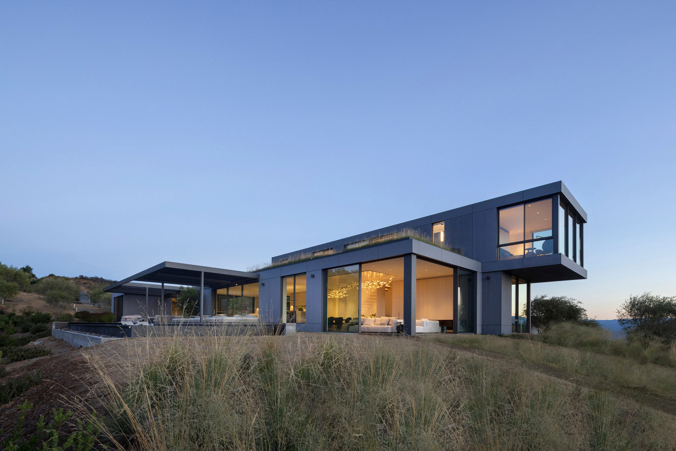 Feldman Architecture creates hilltop house in California's wine country Feldman Architecture creates hilltop house in California's wine country