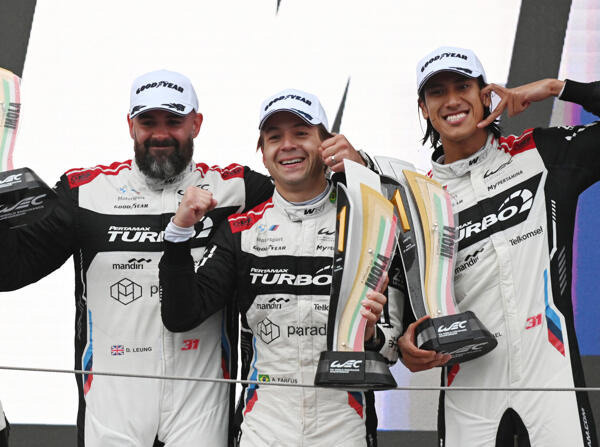 Laufen BMW die WEC-Piloten weg? Zwei weitere Fahrer wechseln zu McLaren! Laufen BMW die WEC-Piloten weg? Zwei weitere Fahrer wechseln zu McLaren!