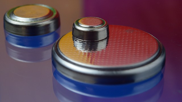 Scientists create first-of-its-kind 'diamond battery' with lifespan of ...