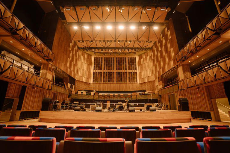 Self-Esteem at the Bristol Beacon was an 'electrifying' night