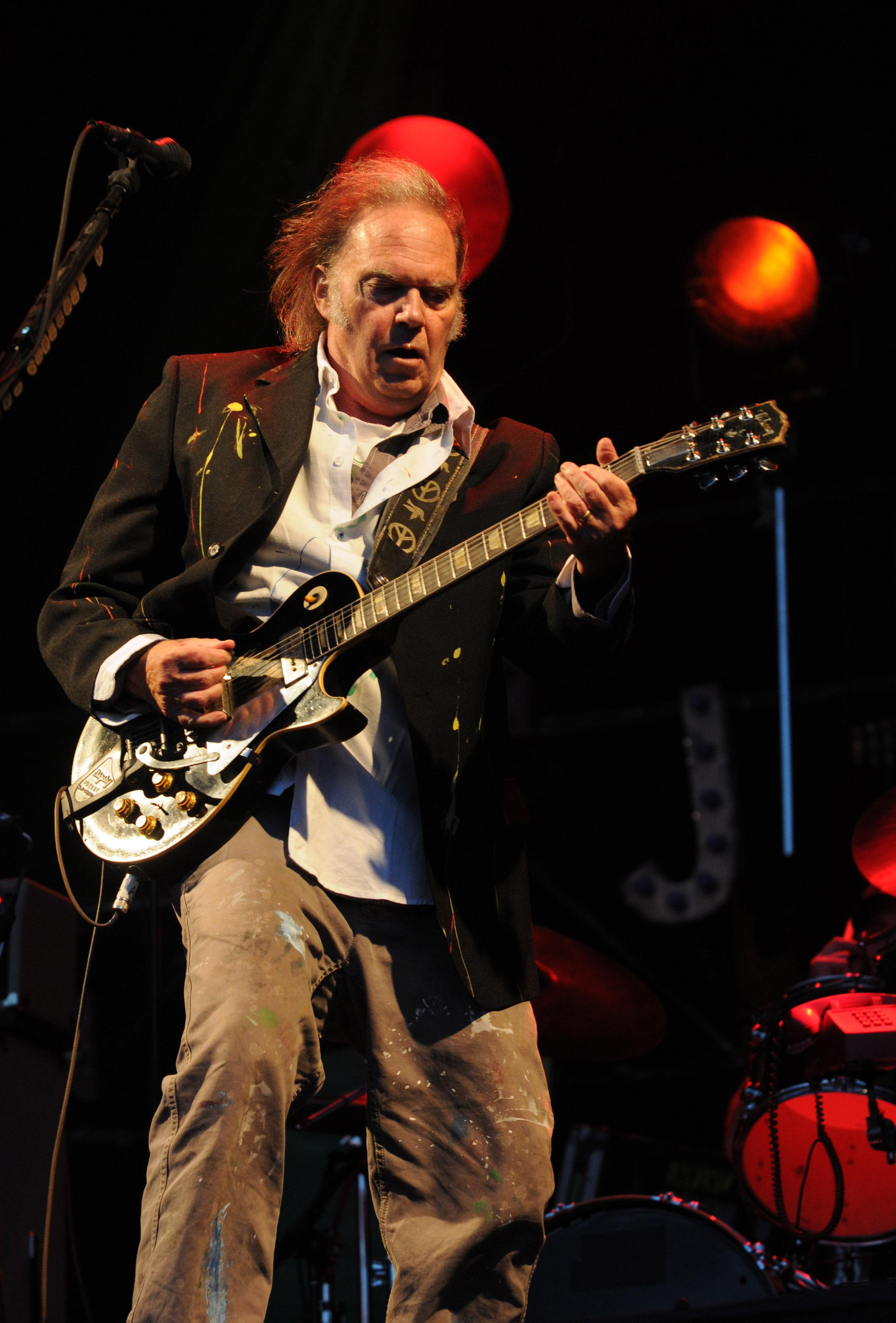Neil Young confirmed as first Glastonbury headliner after backtracking ...