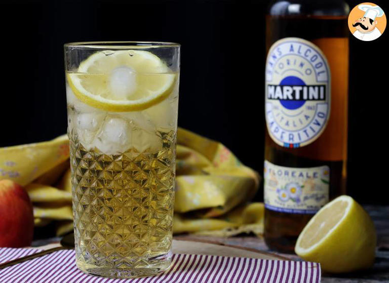 Spritz martini mocktail, a sweet, floral alcohol-free cocktail for ...