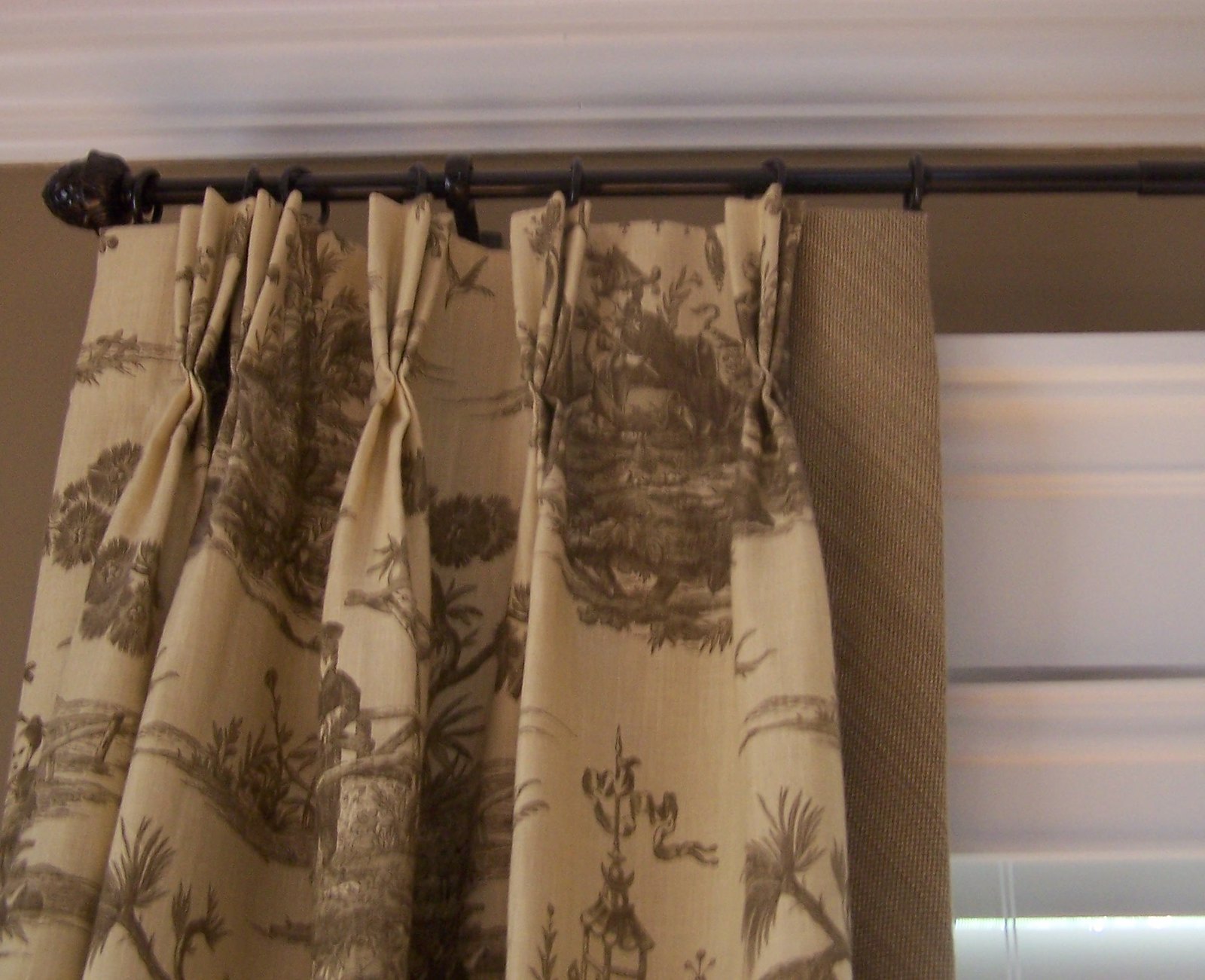 15 retro window treatments that instantly take you back in time