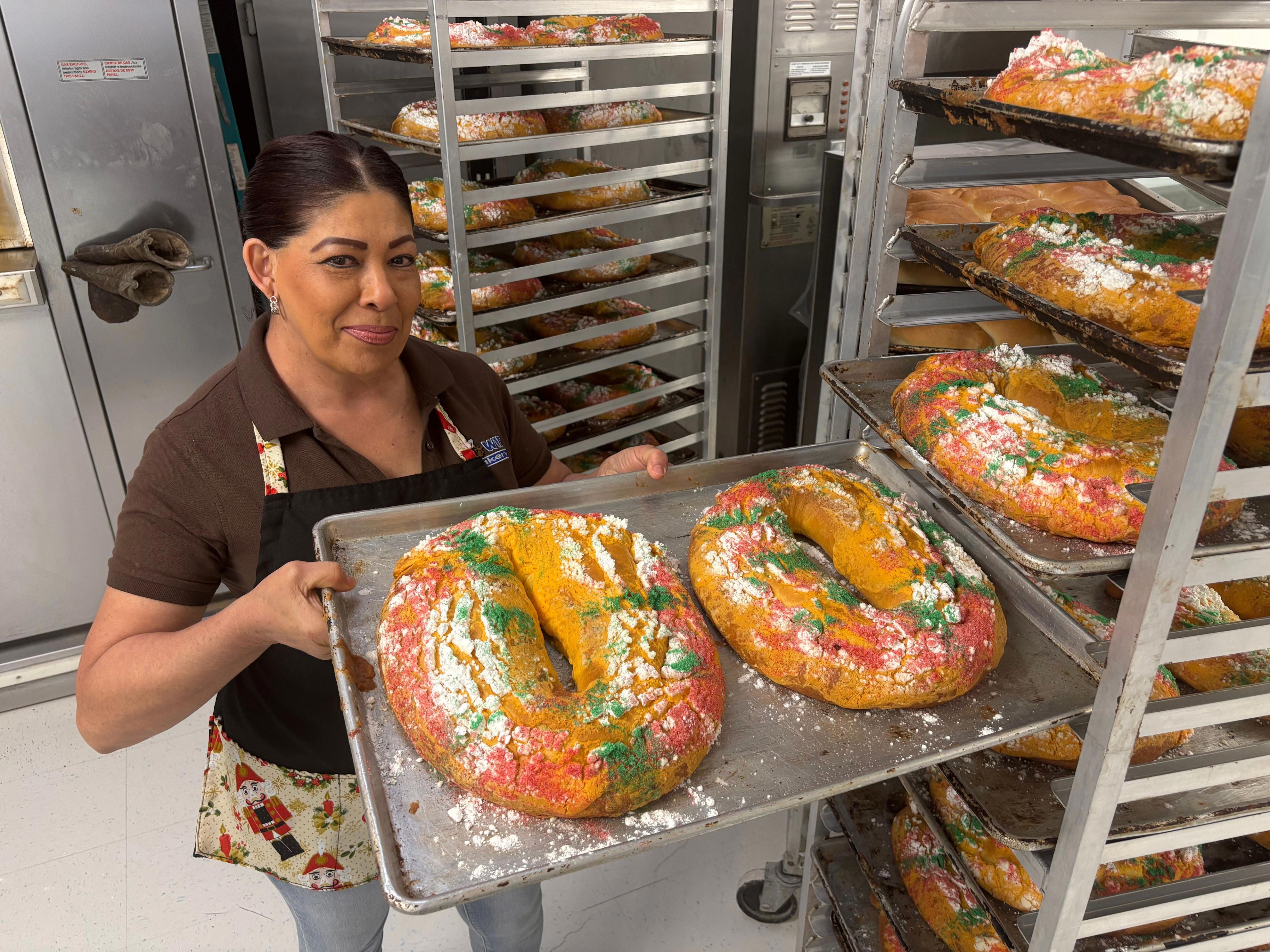 Bakeries including Bowie Bakery in Socorro prepare roscas for Dia de ...
