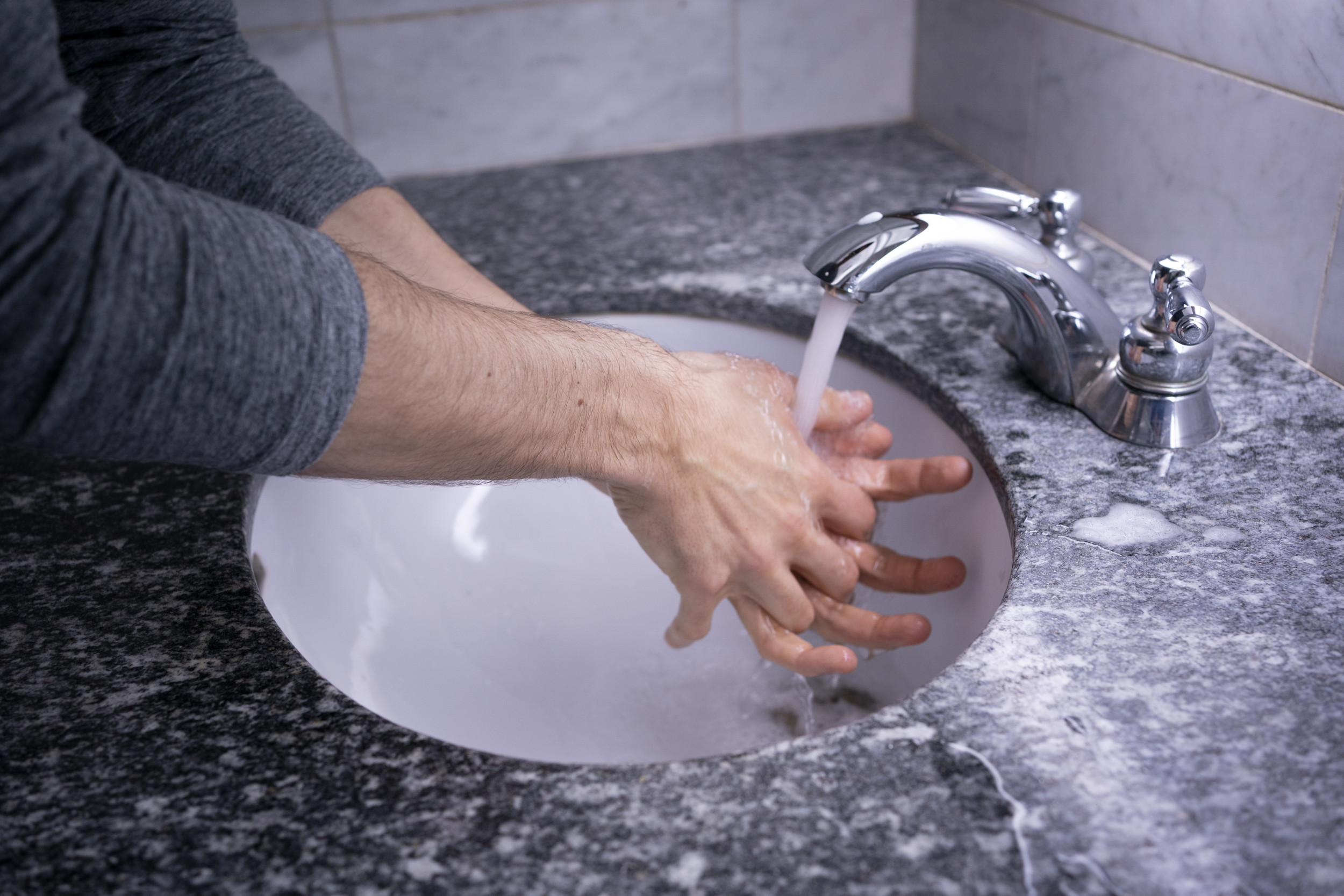 Norovirus Outbreaks: Doctors Warn Common Precaution Won't Prevent Illness