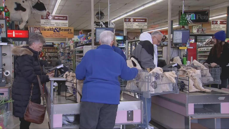 Grocery stores, shoppers gear up for forecasted winter storm