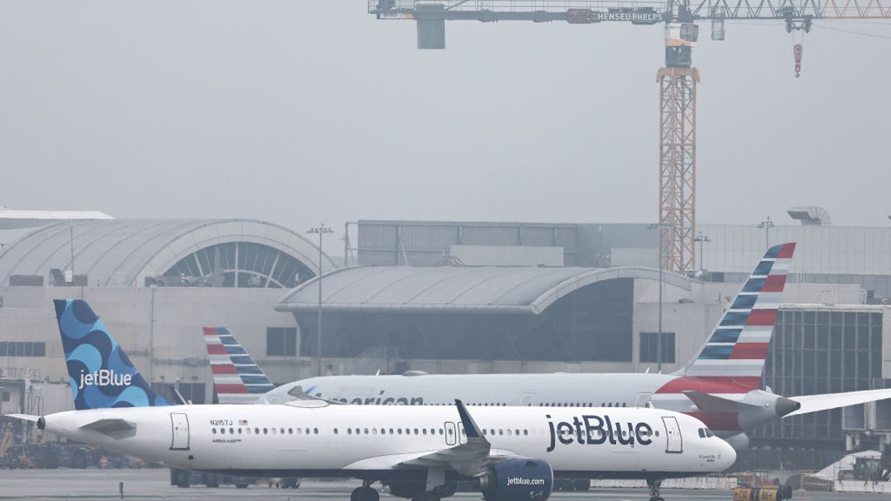 JetBlue is being fined $2M for chronically late flights, and customers ...