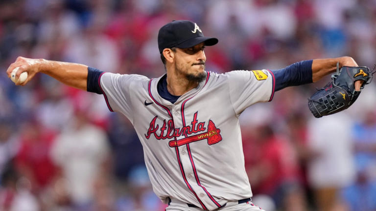 Braves pitcher Charlie Morton gets standing ovation after potential ...