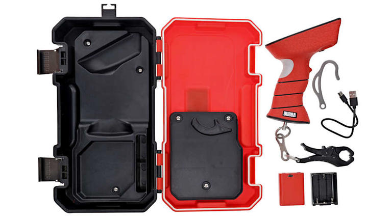 The Best Scale For Tournament Bass Fishing: BUBBA Pro Series Smart Fish ...