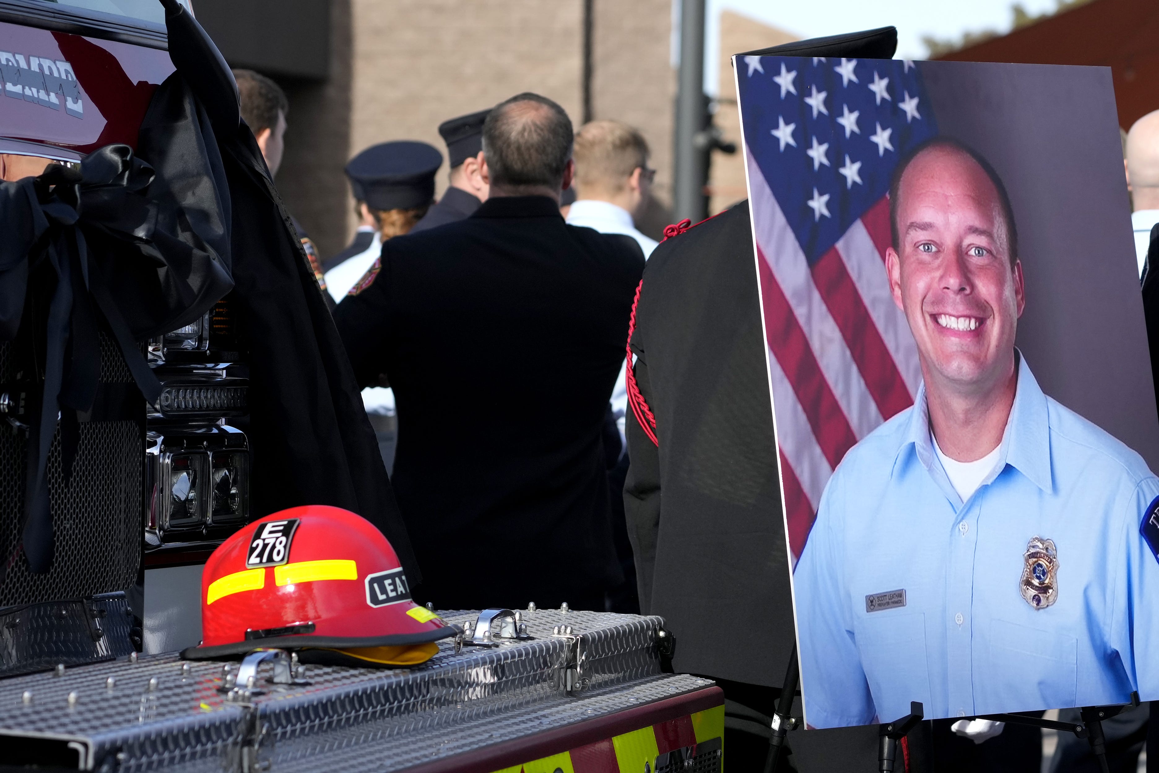'Service over himself': Loved ones remember fallen Tempe fire Capt ...