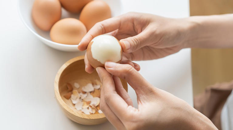 Is It Better To Peel Hard-Boiled Eggs When They're Hot Or Cold?