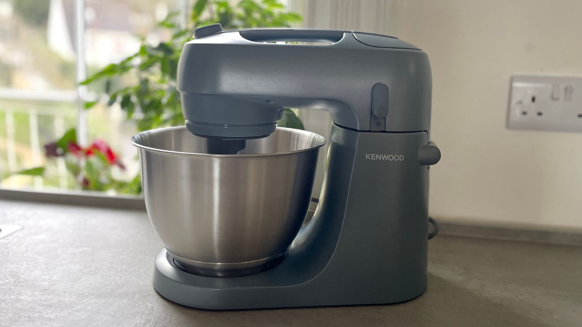 I've finally found the perfect stand mixer for small kitchens - and it ...