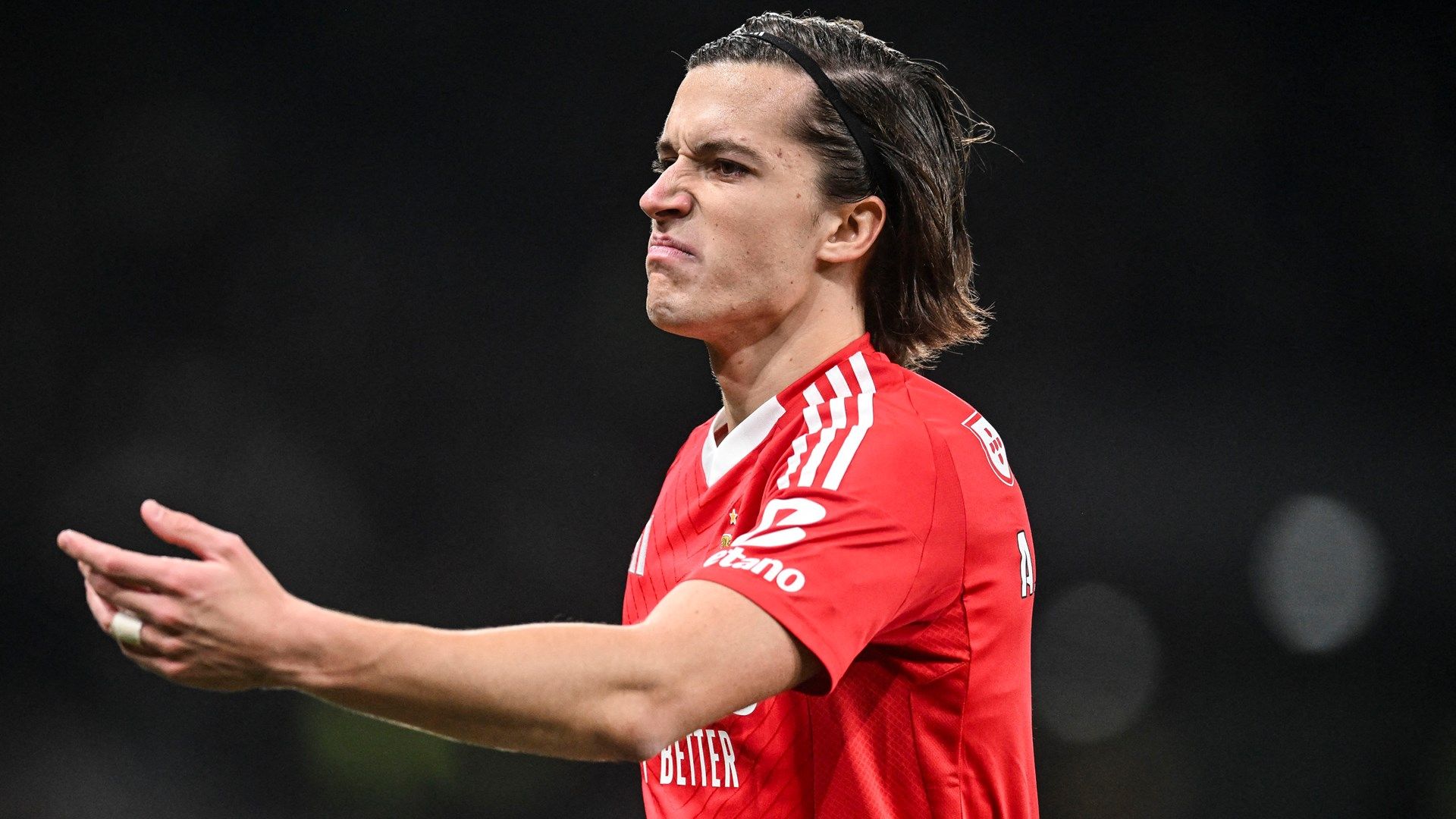 Man Utd to be rivalled for Alvaro Carreras? Bayern eye Benfica starlet ...