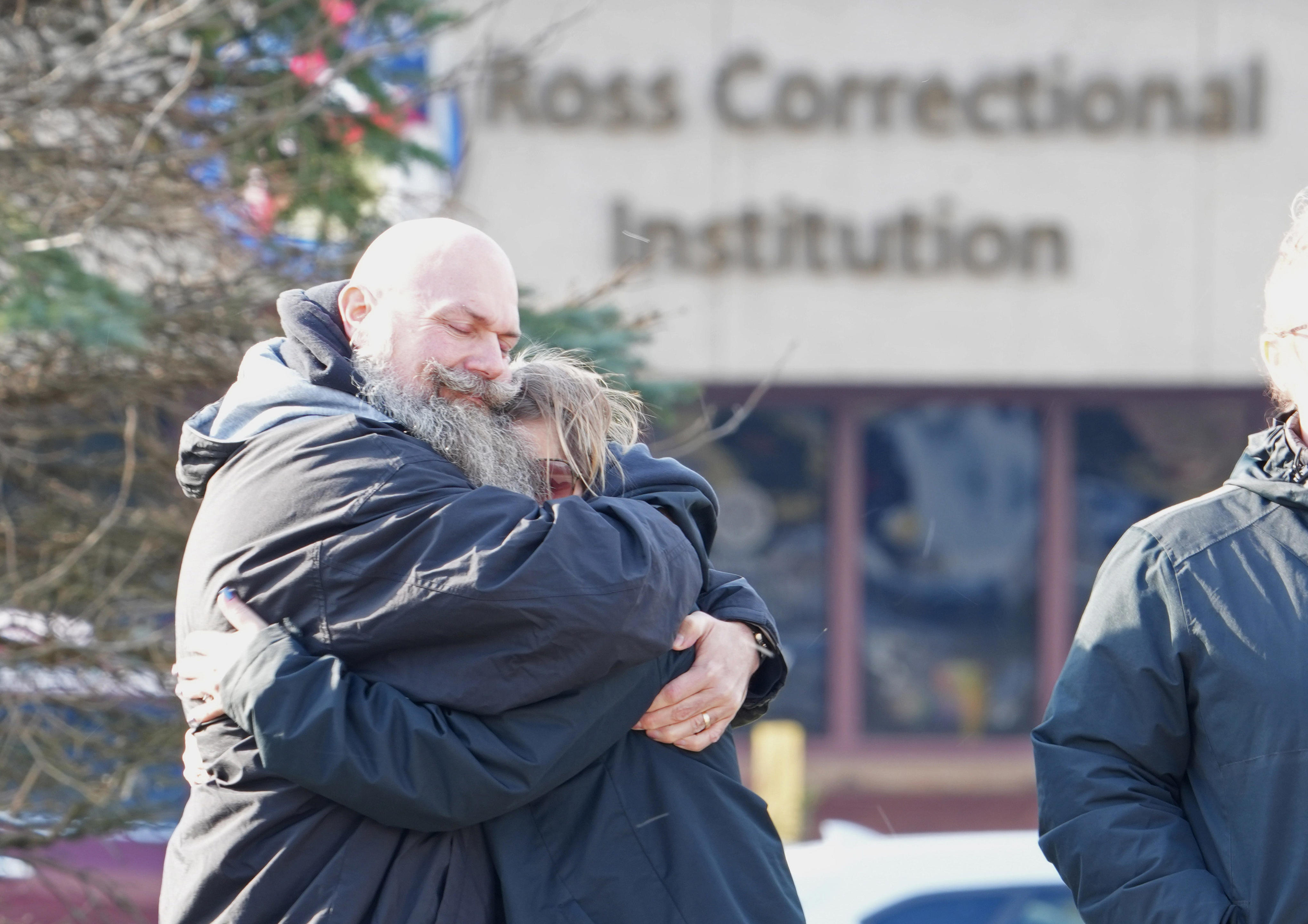Ohio prison review of Christmas Day killing of officer puts blame on inmate
