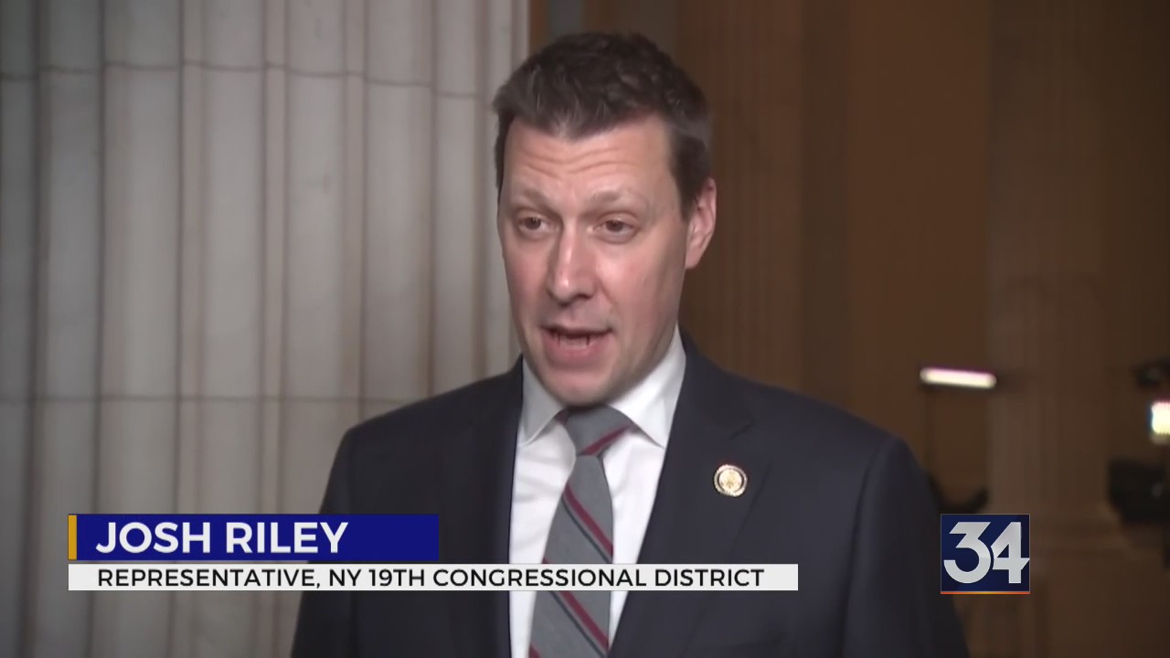 Josh Riley takes oath of office in Washington