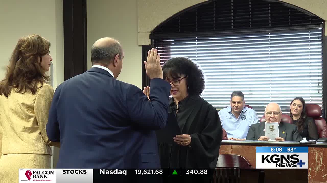 Judge David Garcia sworn into 406th Dist. Court