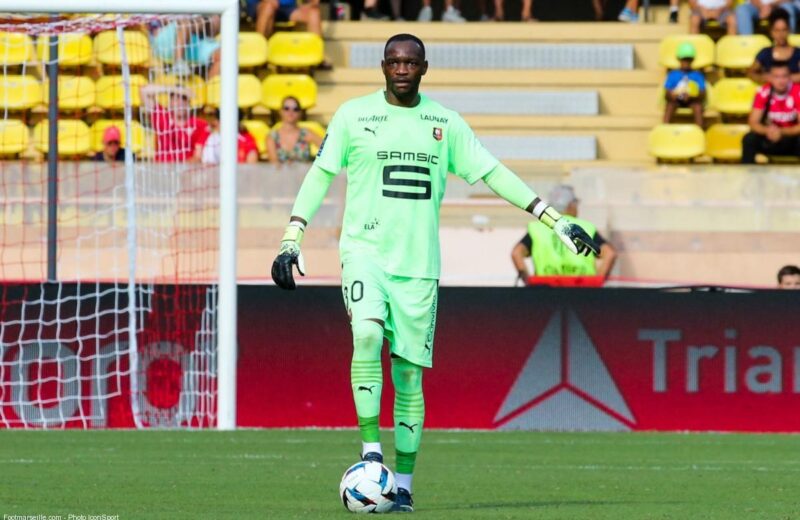 OM : “Un moment magique”, Mandanda bouleversé par l’hommage du Vélodrome