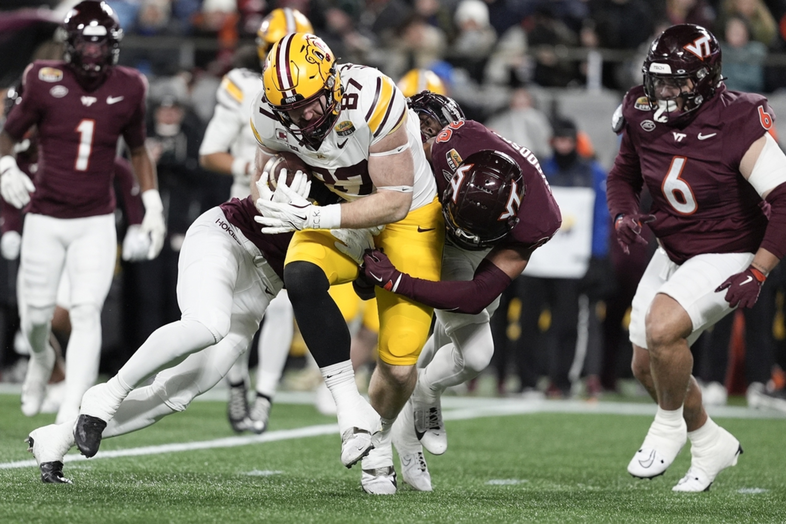 Minnesota's defense dominates Virginia Tech in Mayo Bowl