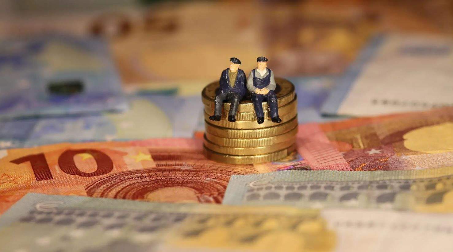 ¿Cuándo se cobra la pensión en junio? Estas son las fechas por banco