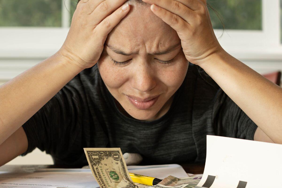 Avoid these Money Mistakes to Improve Your Finances