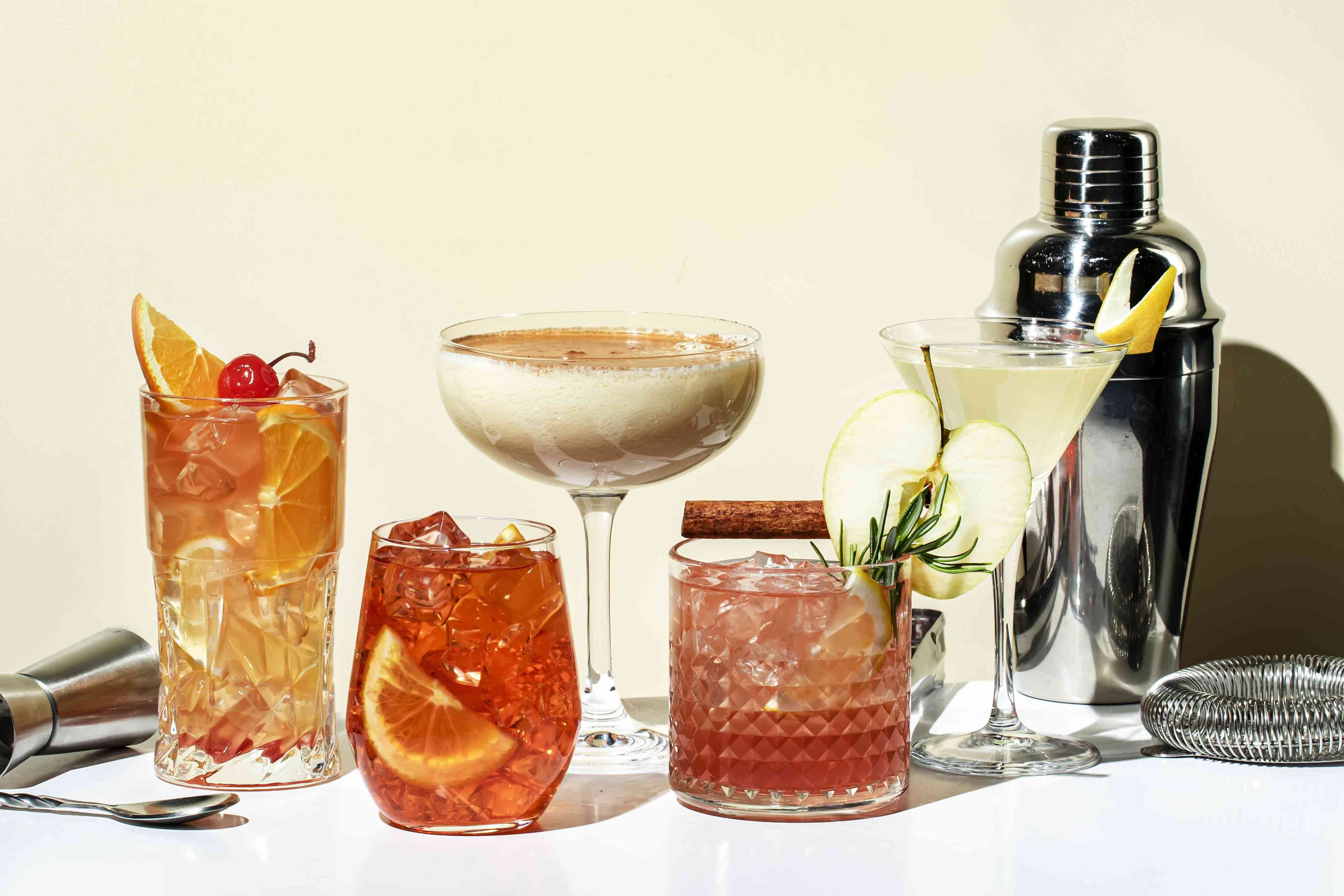 What It Means to Drink in Moderation, According to Experts