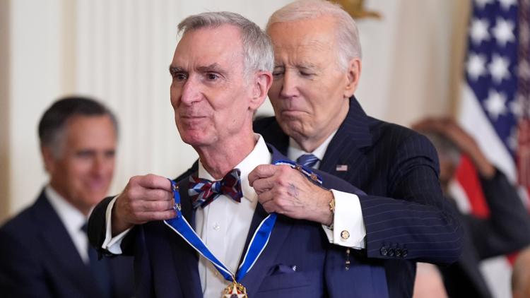 Bill Nye the Science Guy receives Presidential Medal of Freedom