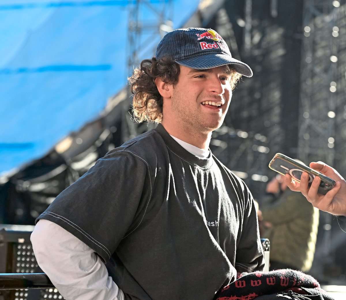 Freestyle-Skier Svancer springt im Wörtherseestadion zu Platz drei