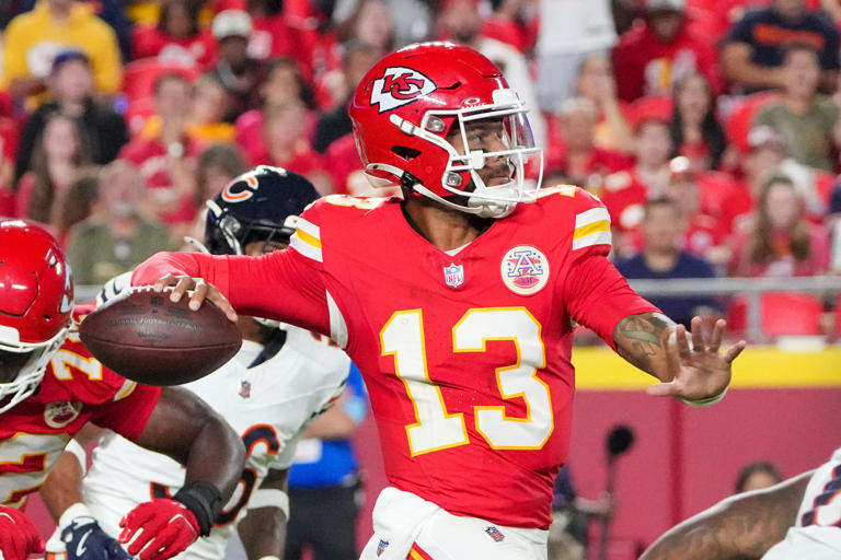 Chiefs Elevate QB Chris Oladokun & LB Blake Lynch For Week 18