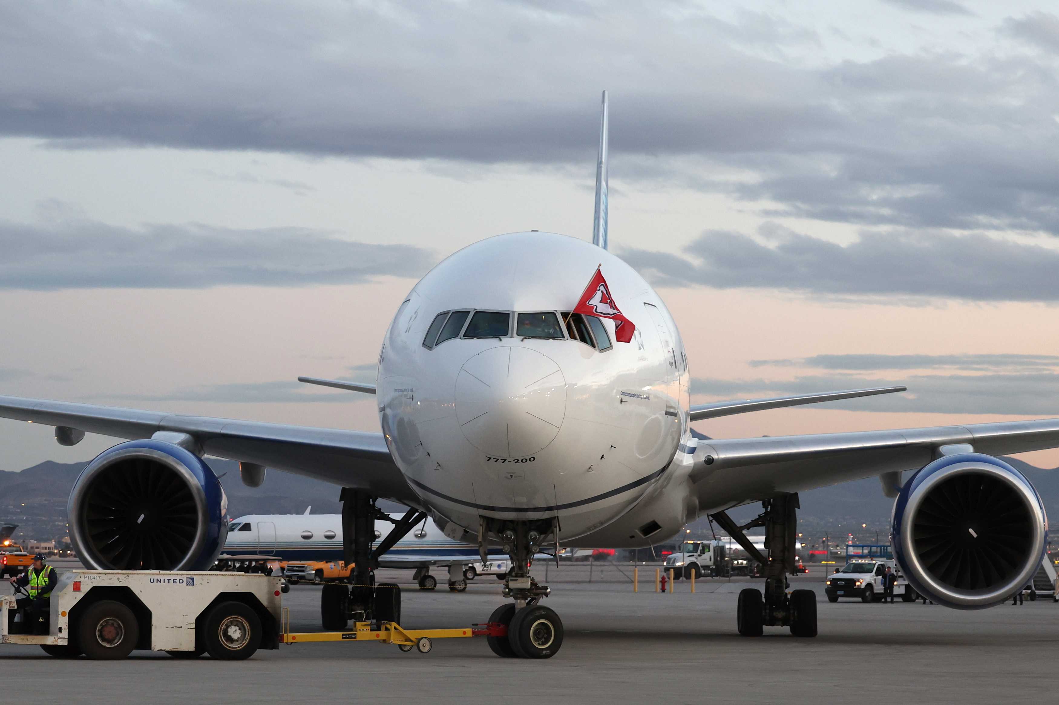 KCI airfield back open after 'rapid ice accumulation,' Kansas City ...