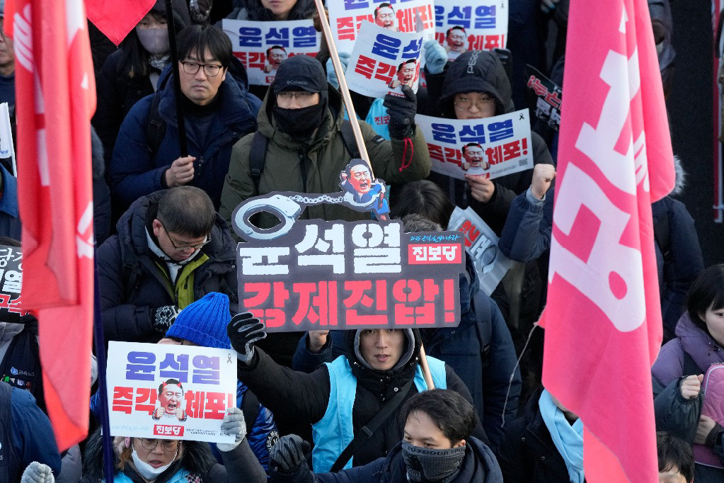 Corea del Sur: fracasa intento de arrestar al presidente suspendido Corea del Sur: fracasa intento de arrestar al presidente suspendido