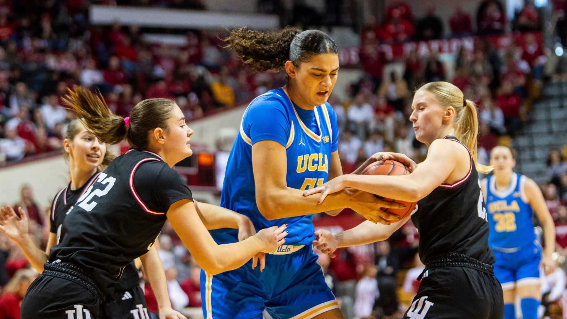 Betts dominates as No . 1 UCLA women cruise past Indiana