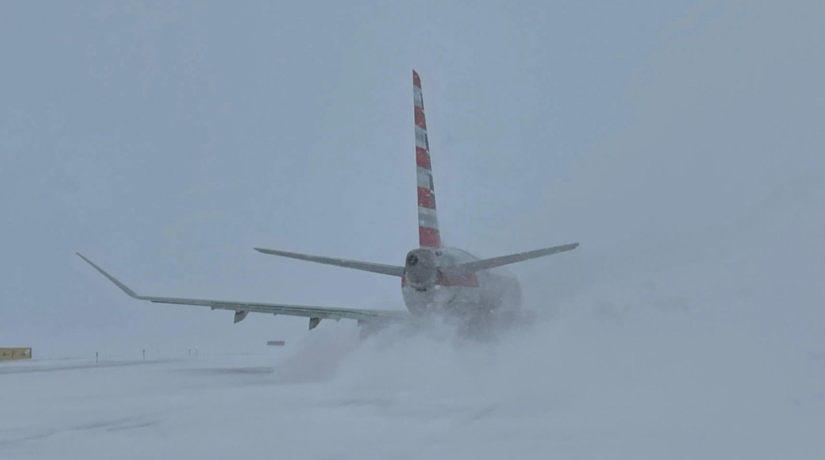 Chiefs Stranded In Ice Storm Ahead of Week 18 Finale Chiefs Stranded In Ice Storm Ahead of Week 18 Finale