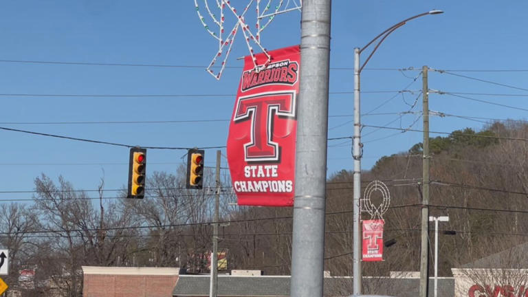City of Alabaster raises state championship banners to honor Thompson ...